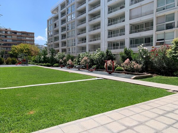 Depto En Las Condes A Una Cuadra Del Metro Hernando Magallanes - Vitacura
