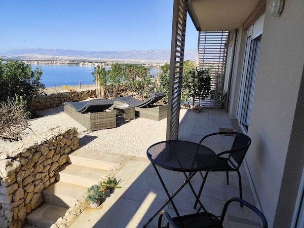 Quiet 69m2 Apartment By The Sea With Garden And Pool - Vir, Kroatien