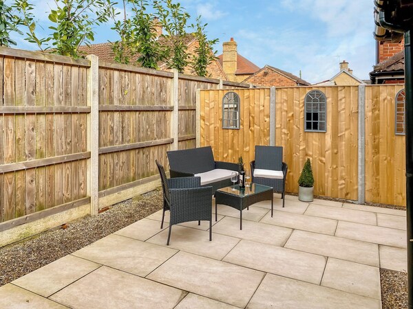 Lily Pad Is A Charming Retreat In Helmsley, Offering Modern Comforts With A Cosy Ambiance. - Helmsley