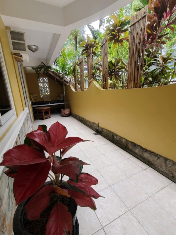 Garden And Pool View Apartment - Puerto Galera