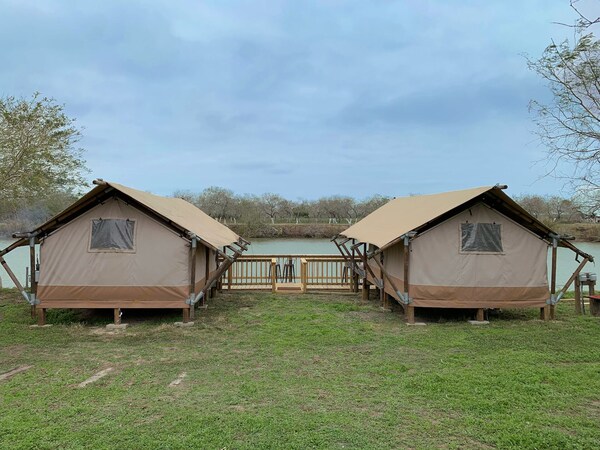 Adventure Glamping: Safari Tent Near Spacex - Brownsville, TX