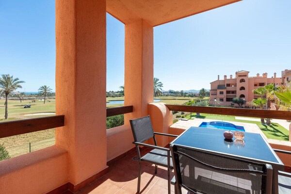Serene Escape Near The Sea Pool And Private Parking - Los Alcázares