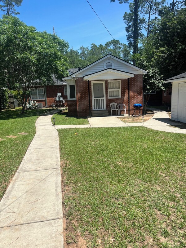 Cozy 1-bedroom House In Lovely Albany With Wifi, Ac - Albany, GA
