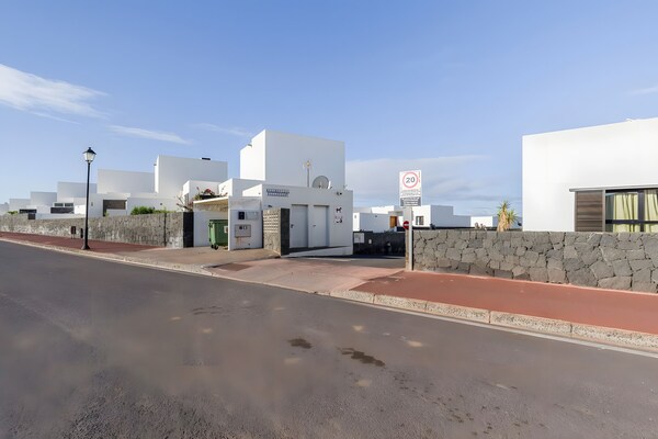 Vacation Home 'La Garita' With Private Pool, Private Garden And Wi-fi - Playa Blanca