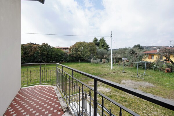 Room 'Swan Matrimoniale Pink' With Shared Pool, Wi-fi And Air Conditioning - Sirmione