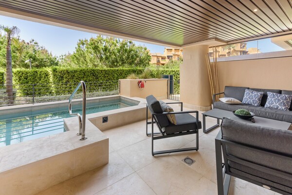 Apartment 'Bahia De Plata' With Private Pool, Wi-fi And Air Conditioning - Estepona