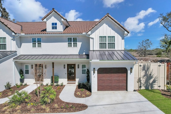 Serenity Oasis - Villa 2 - Professionally Designed Duplex Home With Luxurious Heated Pool And Spa! - Sea Island, GA