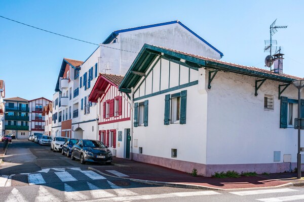 Townhouse With Private Courtyard, Close To Beach And Downtown Saint-jean-de-luz - Saint-Jean-de-Luz