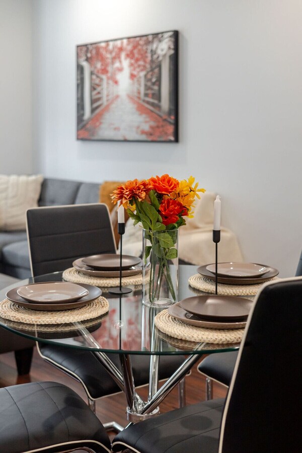 Central 1bdr Apartment On Bishop Central Mtl - Montreal