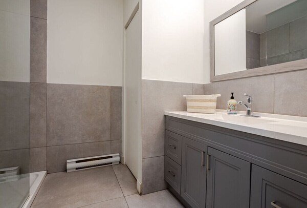 Cute Studio On Bishop - Hot Spot Dtown Mtl - Longueuil