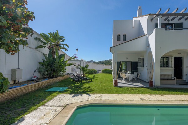 Villa 'Bali' With Mountain View, Private Pool And Wi-fi - Manilva