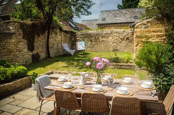 Beautifully Presented Holiday Cottage - Stonecrop Cottage - Stow-on-the-Wold