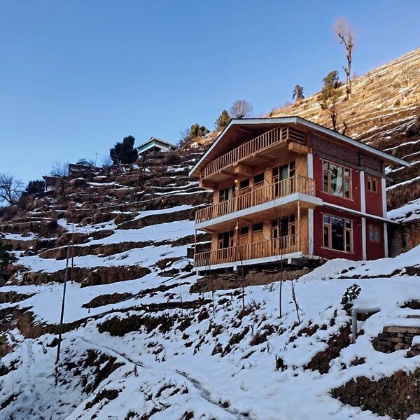 Home Stay With 360 View@mountain Bliss Cottage,jibhi. 5kms Away From Jalori Pass - 히마찰 프라데쉬