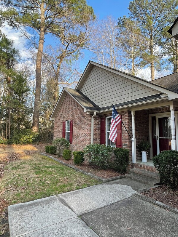 Cozy Quiet Private Home In Established Neighborhood Close To Base & Beach! - Jacksonville, NC