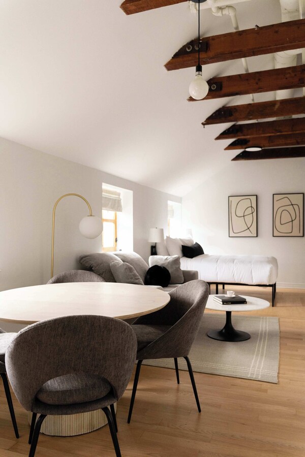 Maison Rasco - Loft Queen Size Bed Suite - Longueuil