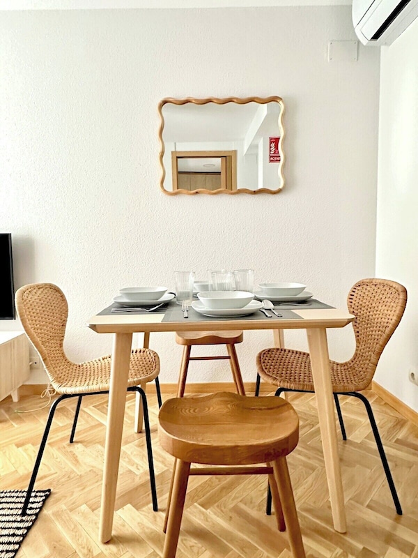 Free Parking - Top Location, Modern & Practical - Madrid