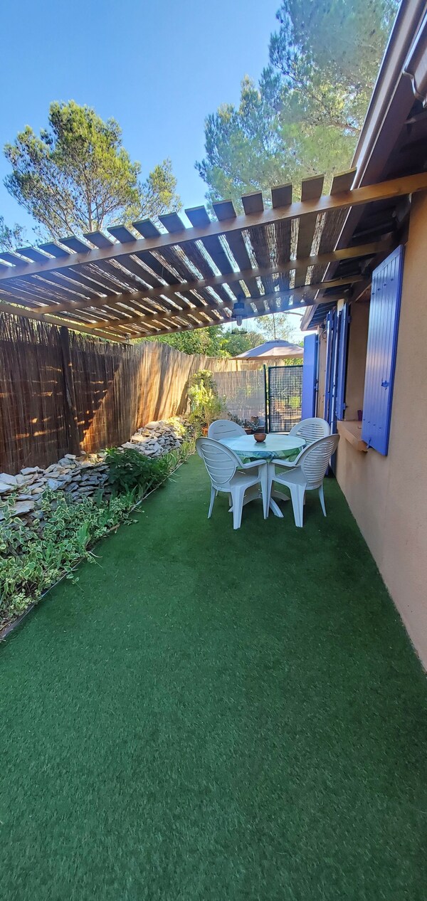 Un Petit Coin De Paradis Dans La Garigue Nîmoise - Nîmes