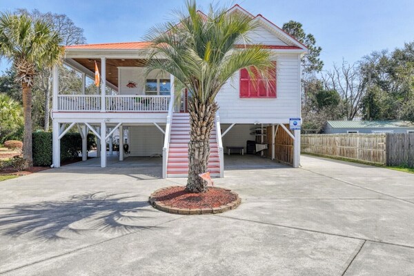 Dog Friendly! 5 Bedroom, 3 Bath House Near The Marshwalk - Murrells Inlet, SC