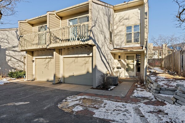 Convenient Townhome, Close To Everything! - Brooklyn Park, MN