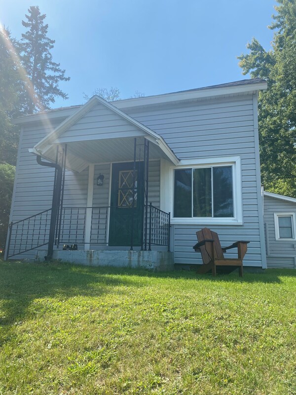 Wi River, Kash Park Play & Stay, Fully Fenced Pet Friendly - Stevens Point, WI