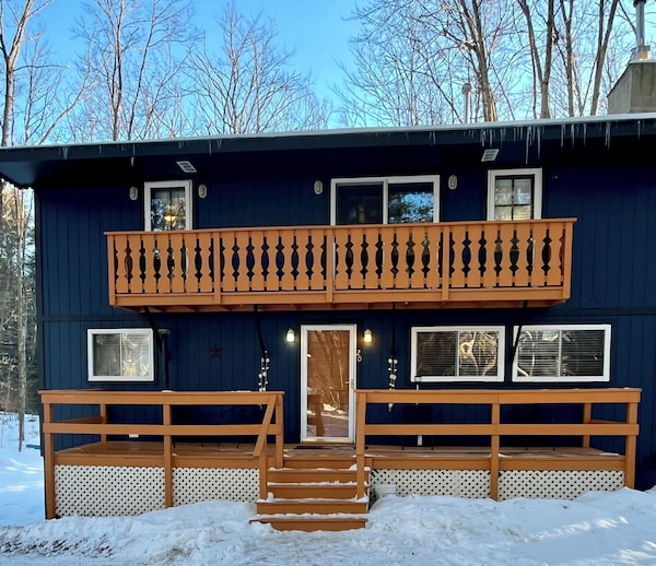 Noco Spacious Fido Friendly Sleeps 19 Hot Tub Game Room - North Conway, NH