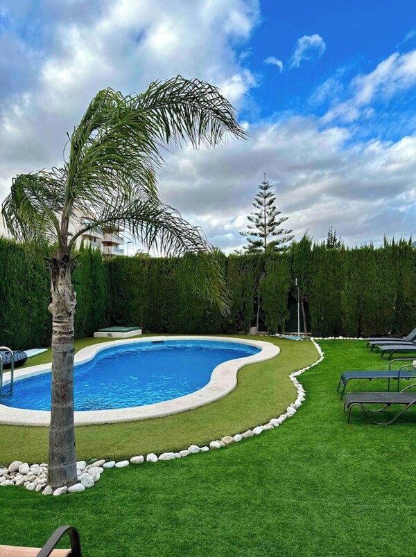 Espectacular Villa En Zona De Playa! - Santa Pola