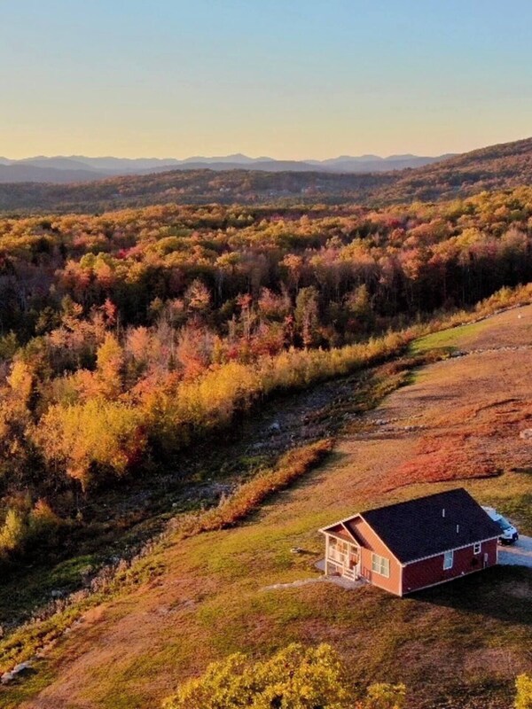 Escape To Skyline Cottage, A 3 Bedroom Home With Breathtaking Mountain Views - Minot, ME