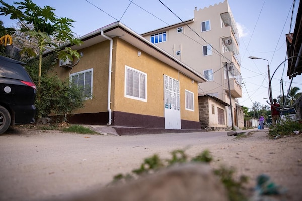 Kkj House - 3-bedroom Home In The Heart Of Zanzibar, Close To Stone Town! - Zanzibar Archipelago