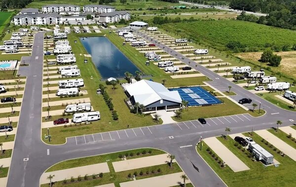 Luxury Rv Lot 82 In Grand Riviera Resort In Foley, Al. Minutes From All The Fun. - 