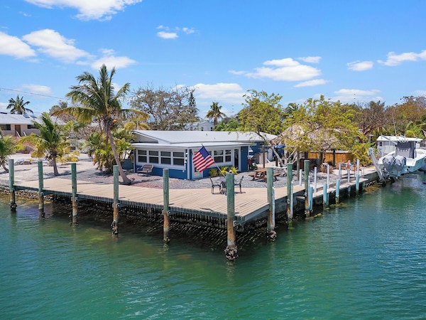 Charming 2-bedroom House In Beautiful Marathon With Swim Spa, Dock, Pets Welcome - Duck Key
