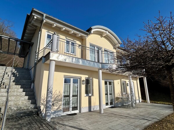 Spacious Vacation Home With Views Of The Alps, Large Balcony And Terrace. - Grafenau