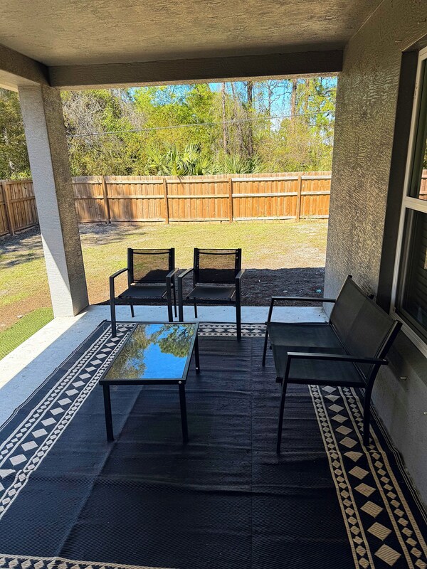 Pet Friendly And Wheelchair Accessible, Great Place With Lots Of Room. - Palm Bay, FL
