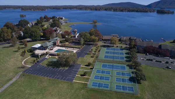 The View! Ground Floor Condo With Lake And Mountain Views On Smith Mountain Lake - Smith Mountain Lake, VA