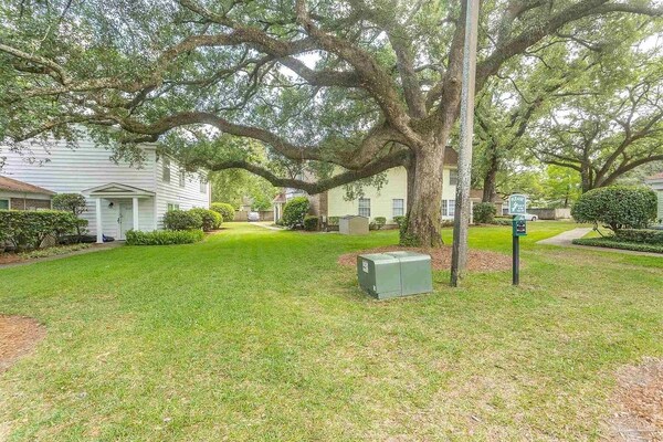 2-bedroom Condo In Charming Pensacola With Ac, Wifi - Pensacola, FL