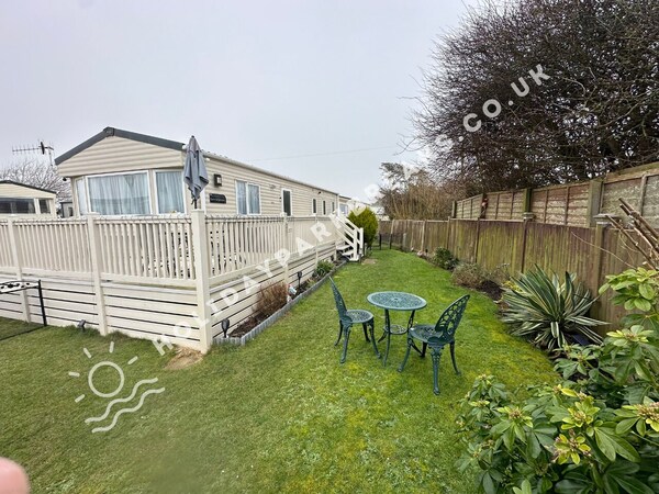 Modern 3 Bedroom Holiday Home With Garden On West Sands @ Seal Bay Resort - Bracklesham Bay