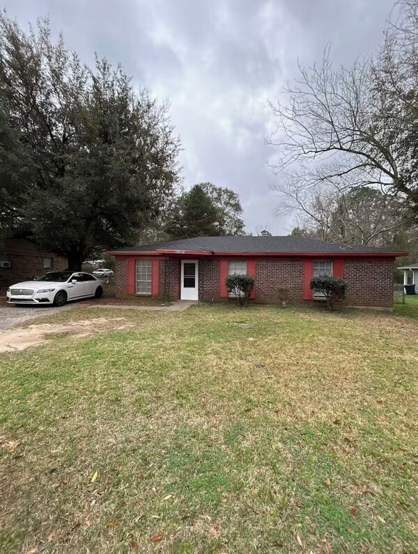 Charming Newly Remodeled House In West Mobile, Al. - Big Creek Lake, AL