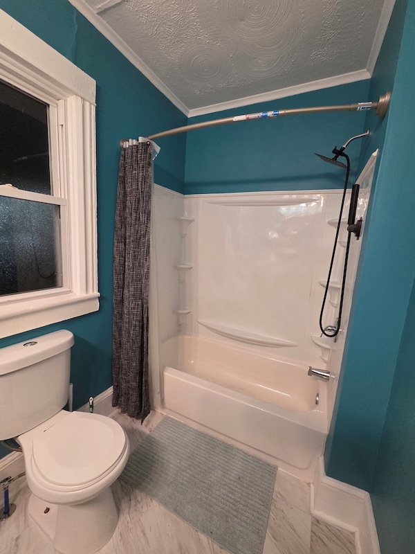 Charming 2-bedroom Apartment In Terrific Rochester With Wifi - Rochester, NY