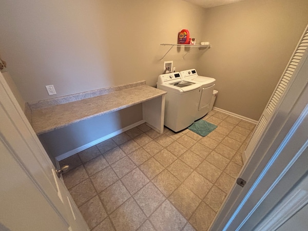 Spacious 5-bedroom House With Game Room, Near Downtown Noblesville And Ruoff - Fishers, IN