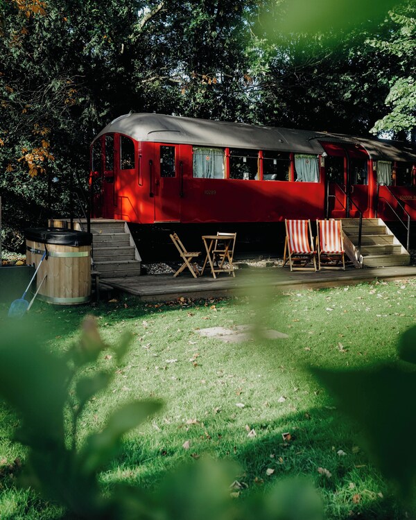 1938 London Tube Carriage With Hot Tub In Adult's Only Retreat - Suffolk