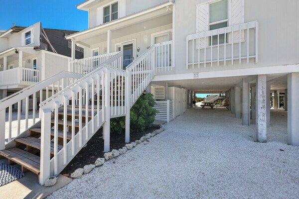 Sundown 23 - 2 Bed / 2.5 Bath - Beachfront - Close To Restaurants & Shops - ボカ・グランド, FL
