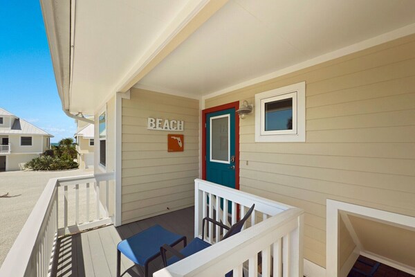 Woodwind Beach 11 | Pet Friendly |  Beachfront | Community Pool | Sleeps 6 - Boca Grande, FL