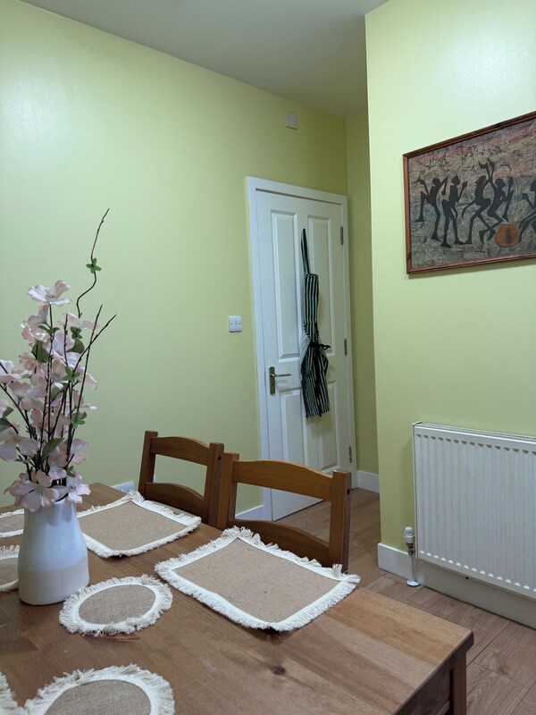 Luxury 2-bed Flat 5 Min Walk To Silver St 20 Min To Liverpool St & London Bridge - Chingford
