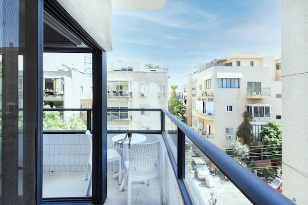 Zebra's Stripe By Holyguest - Tel Aviv-Yafo
