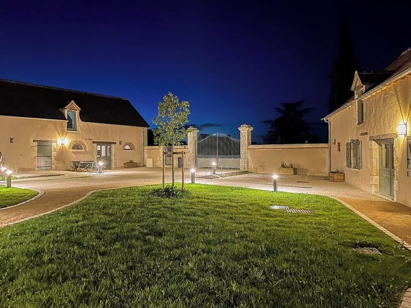 Hotel, L'ecrin De La Brenne, Rooms For 1 To 3 People - Le Blanc