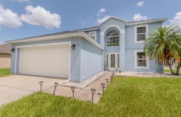Near Legoland -Family Friendly 4 Bedroom House With Games & Pool In Winter Haven - Winter Haven, FL