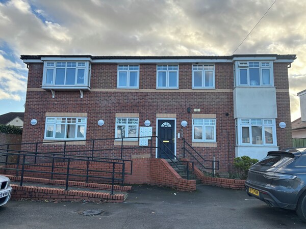Charming Modern One Bedroom Apartment Complex - Kingston upon Hull