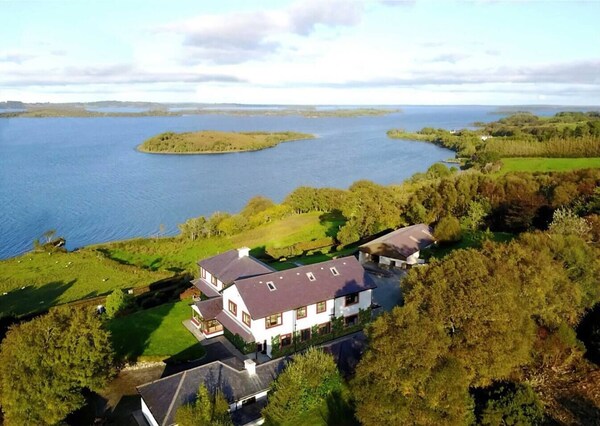 Corrib Lodge (Exclusive Rental) - County Galway