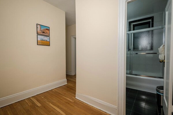 Cozy Corner: Midtown Convenience - Hoboken, NJ