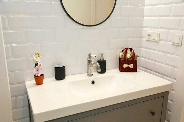 Apartamento Moderno En El Casco Antiguo De Alicante! 350 Mt De La Playa! - Alicante