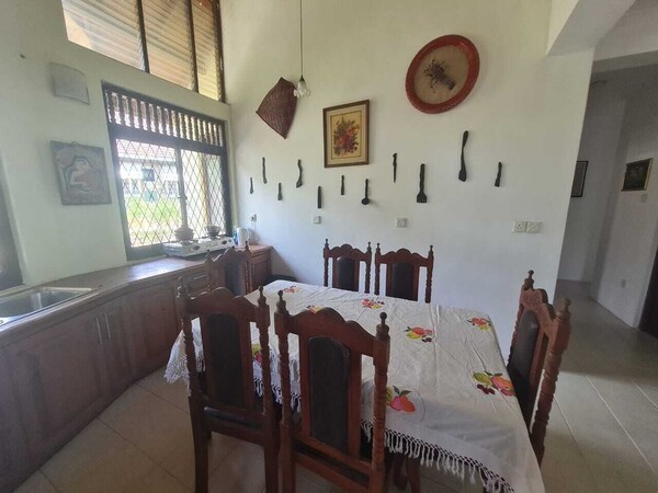 Charming 3-bedroom Bed & Breakfast In Gorgeous Kandy - Kandy